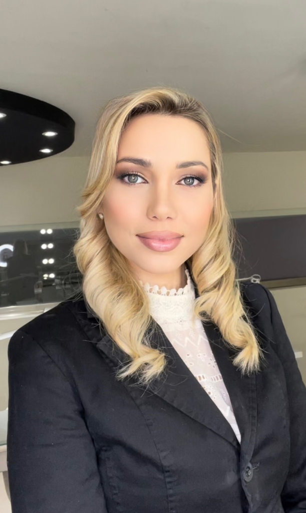 Online μαθήματα για - Manicure - Pedicure - Threading